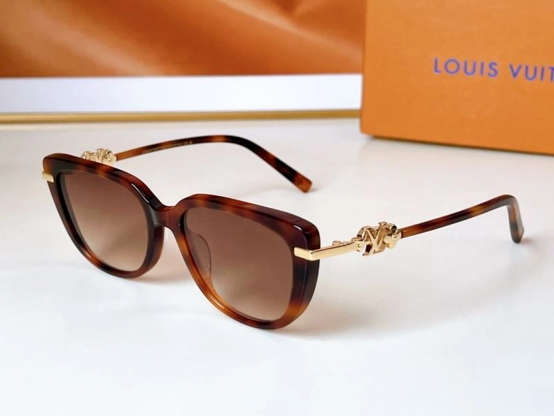 Accurate model Louis Vuitton Sunglasses