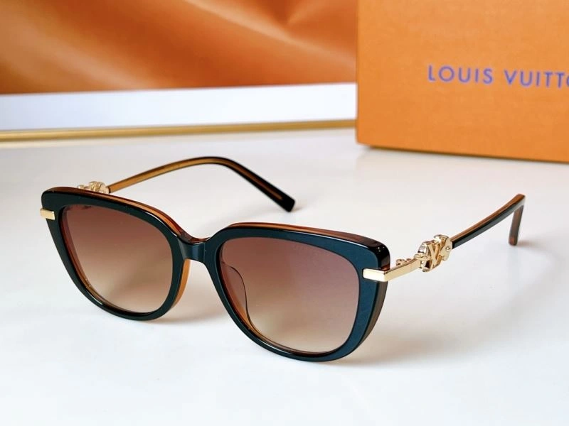 Accurate model Louis Vuitton Sunglasses