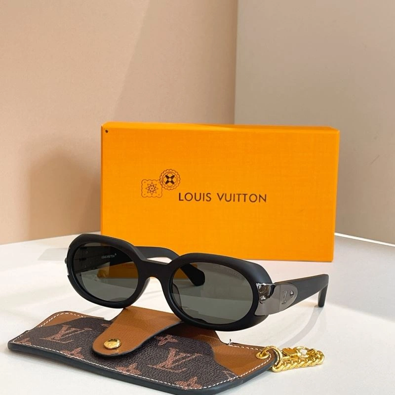 Accurate model Louis Vuitton Sunglasses