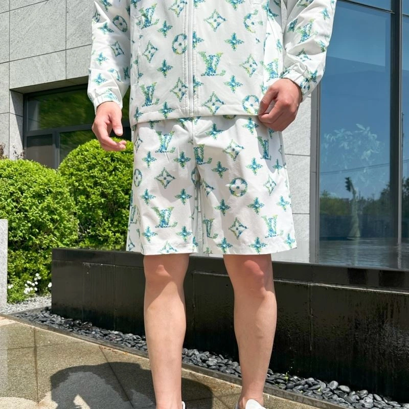 Accurate model Louis Vuitton Sunscreen Jacket