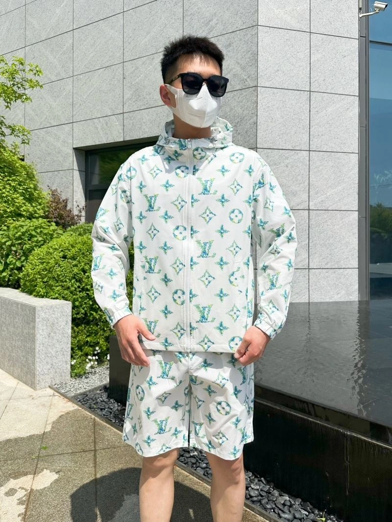 Accurate model Louis Vuitton Sunscreen Jacket