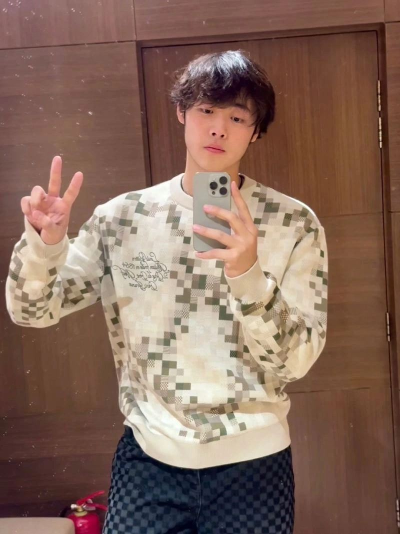 Precise copy Louis Vuitton Sweaters