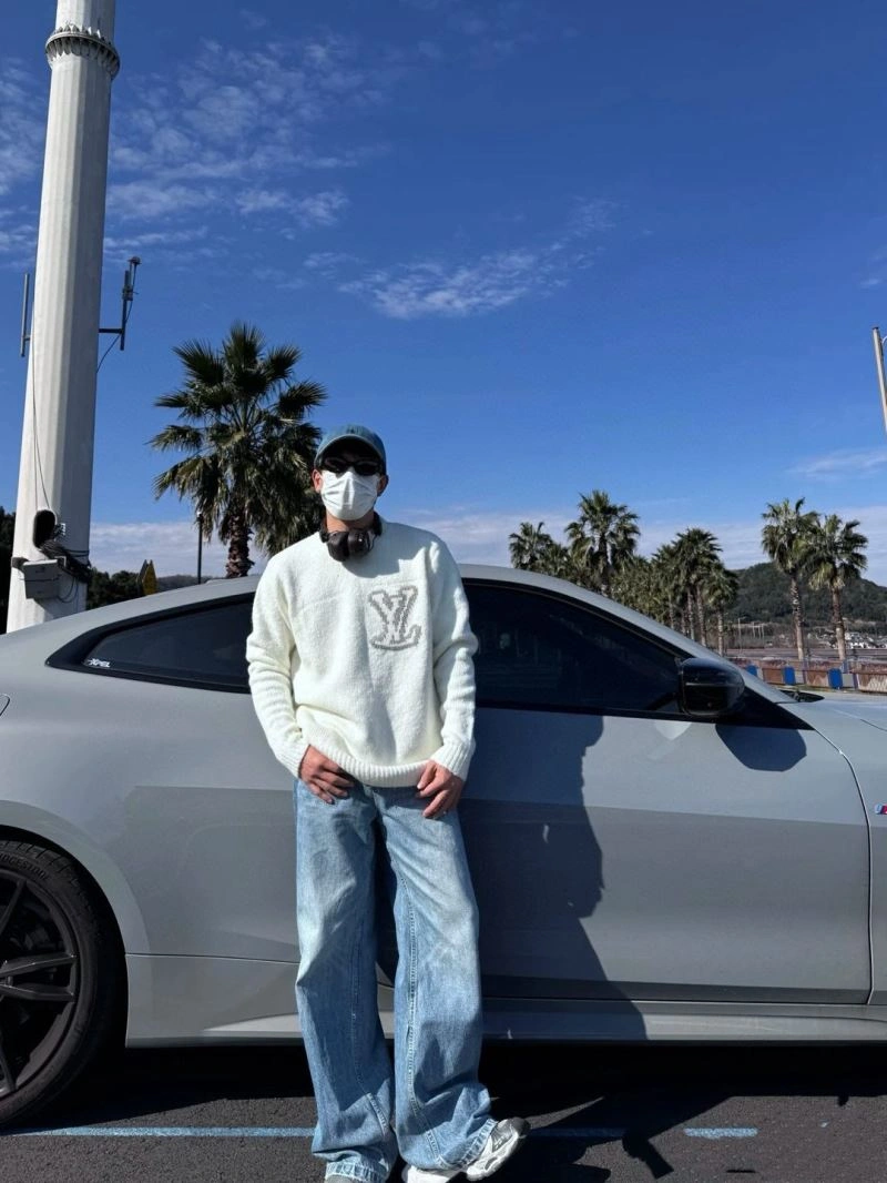 Top mirror Louis Vuitton Sweaters