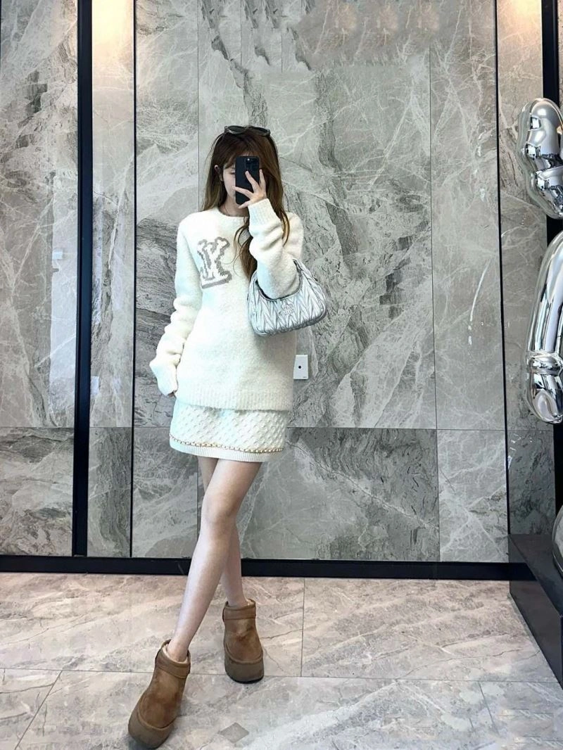 Top mirror Louis Vuitton Sweaters