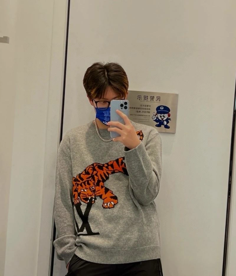 Top match Louis Vuitton Sweaters