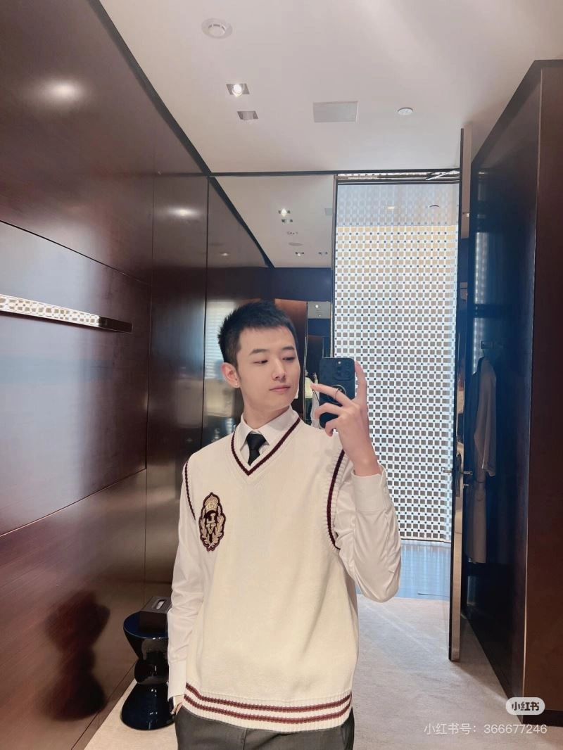 Genuine Louis Vuitton Sweaters
