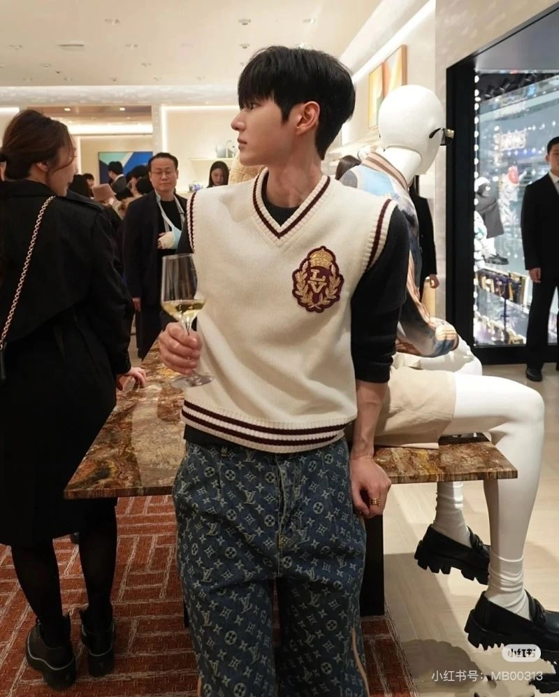 Genuine Louis Vuitton Sweaters