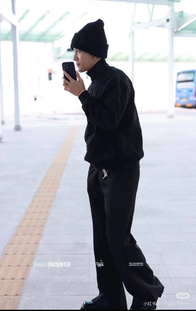 Top match Louis Vuitton Sweaters