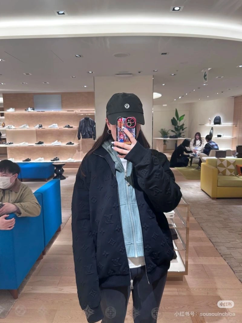 Top match Louis Vuitton Sweaters