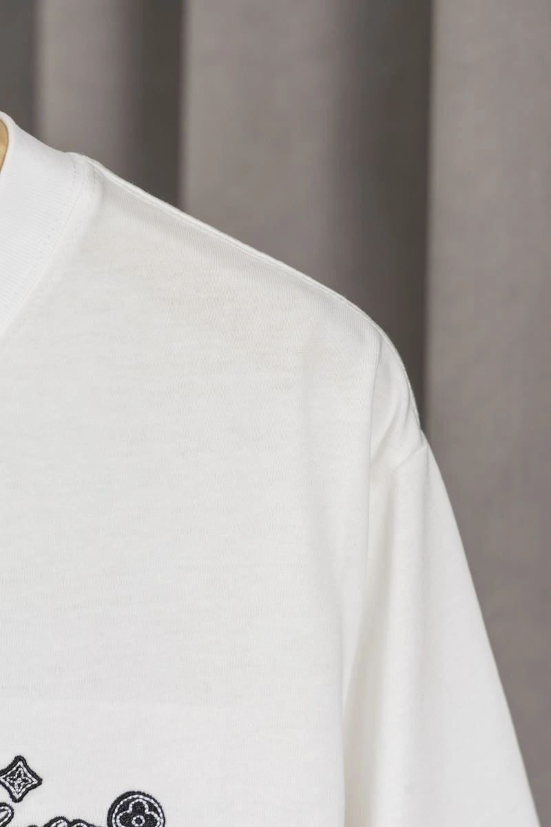 Top match Louis Vuitton T-Shirts