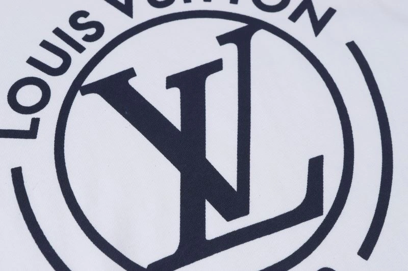 Accurate model Louis Vuitton T-Shirts