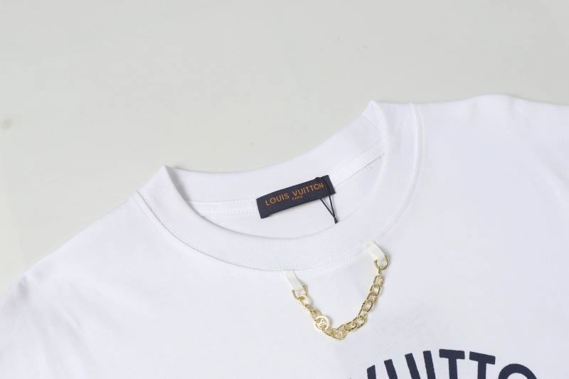 Accurate model Louis Vuitton T-Shirts