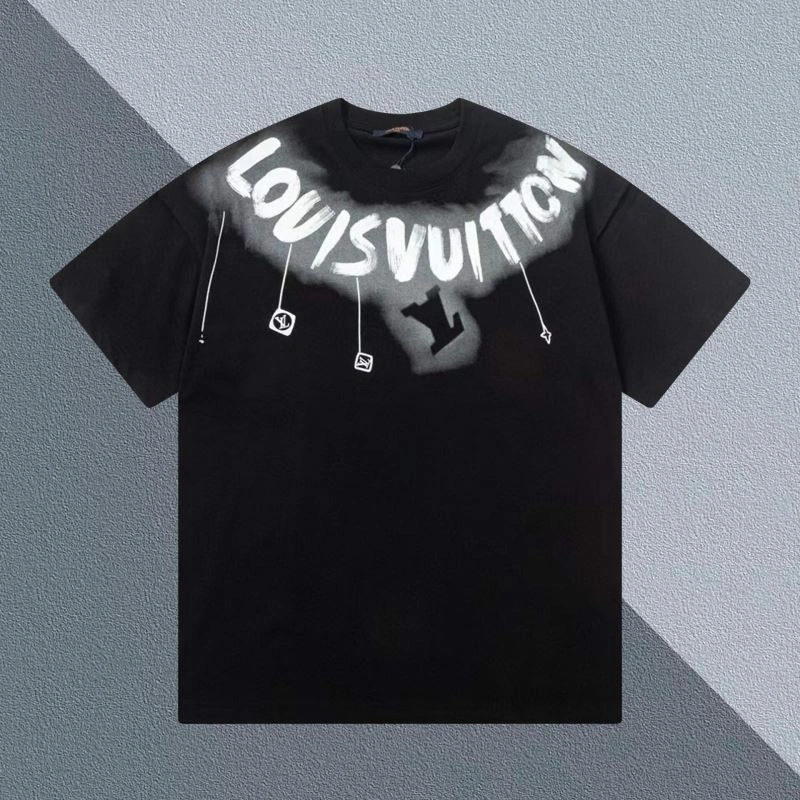 Accurate model Louis Vuitton T-Shirts