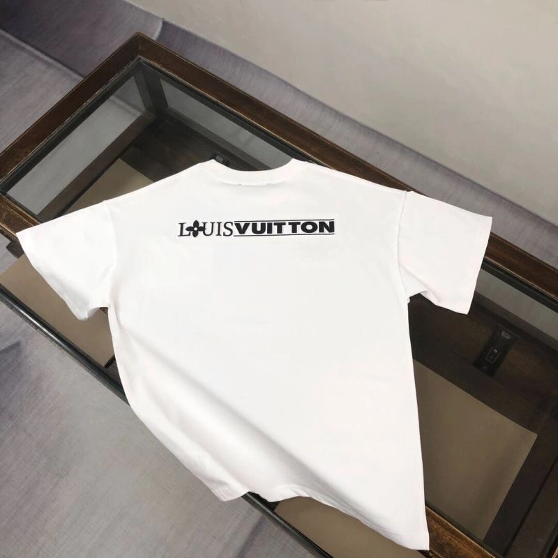 Accurate model Louis Vuitton T-Shirts
