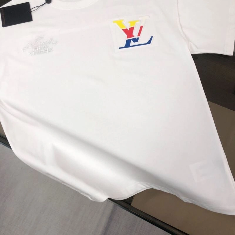 Accurate model Louis Vuitton T-Shirts