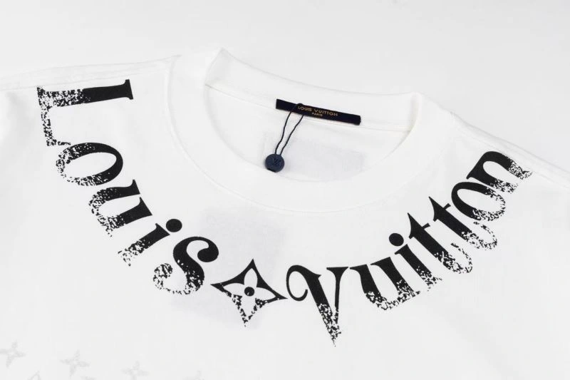 Accurate model Louis Vuitton T-Shirts