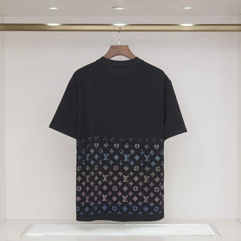 Accurate model Louis Vuitton T-Shirts