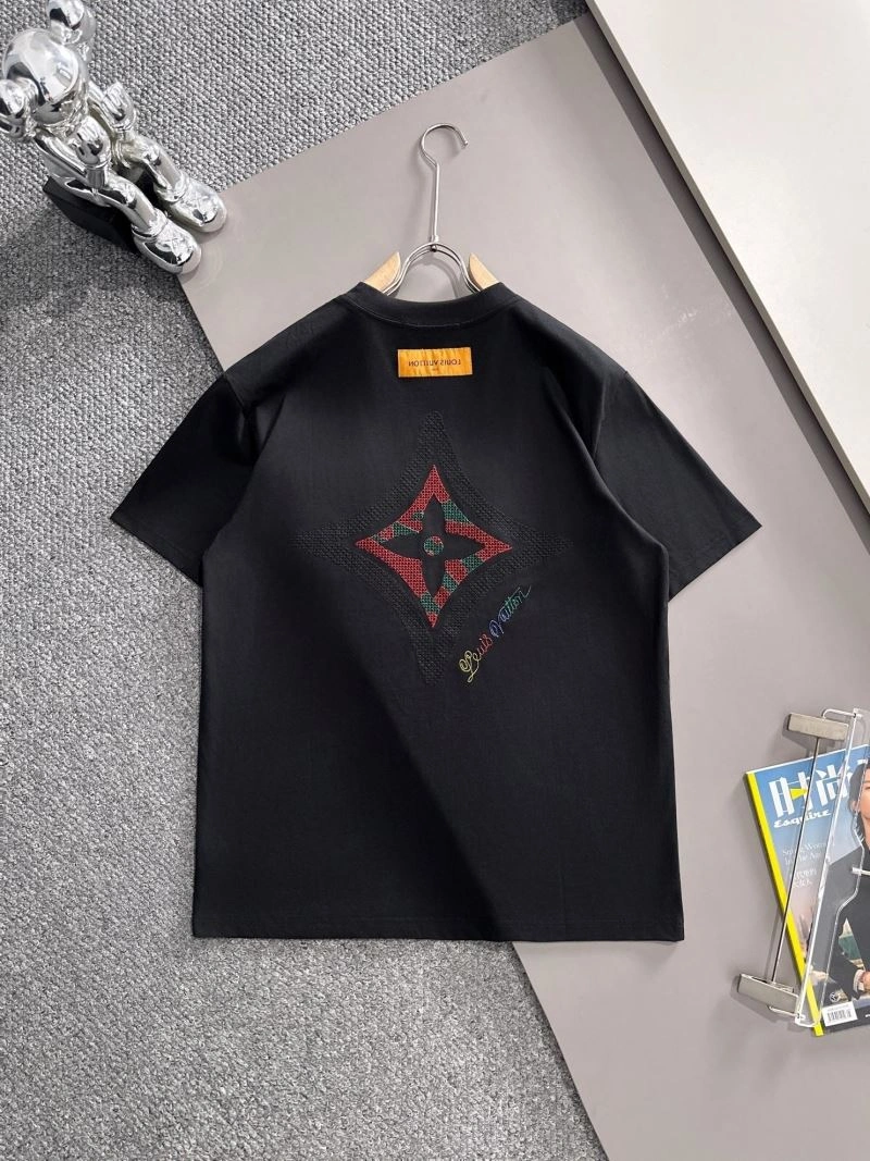 Accurate model Louis Vuitton T-Shirts