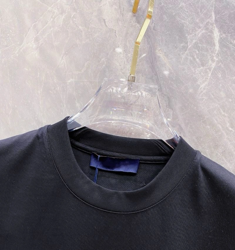 Exact replica Louis Vuitton T-Shirts
