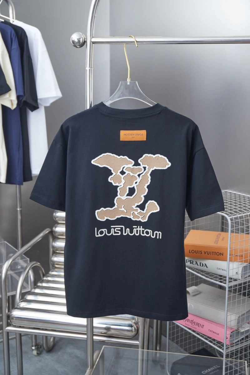 Indistinguishable Louis Vuitton T-Shirts
