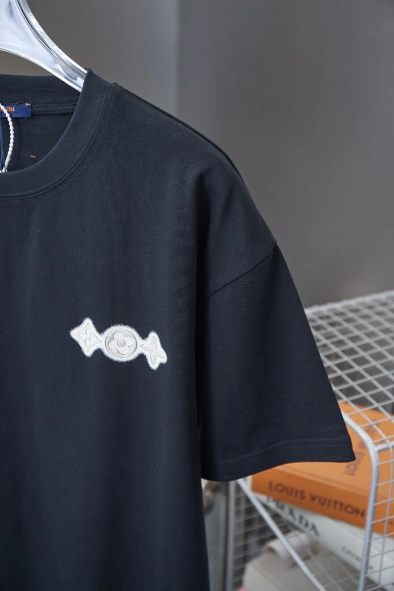 Indistinguishable Louis Vuitton T-Shirts
