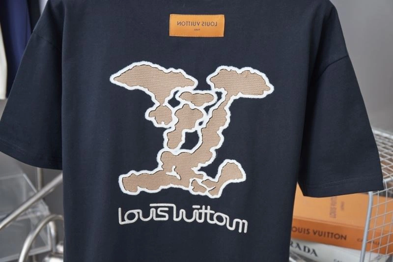 Indistinguishable Louis Vuitton T-Shirts