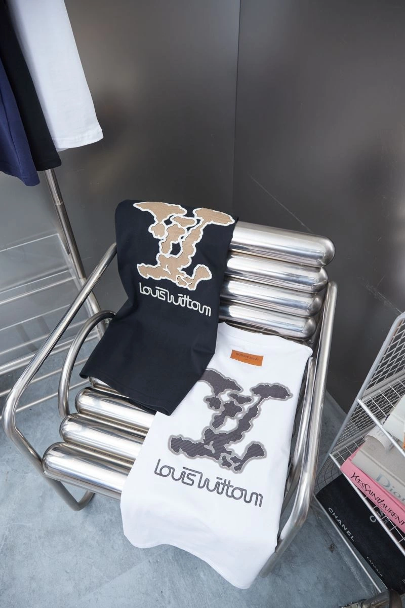 Indistinguishable Louis Vuitton T-Shirts