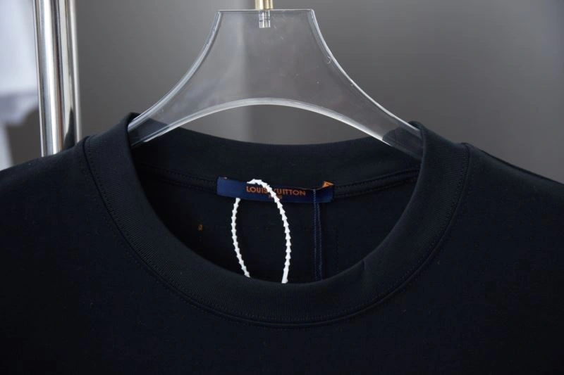 Indistinguishable Louis Vuitton T-Shirts
