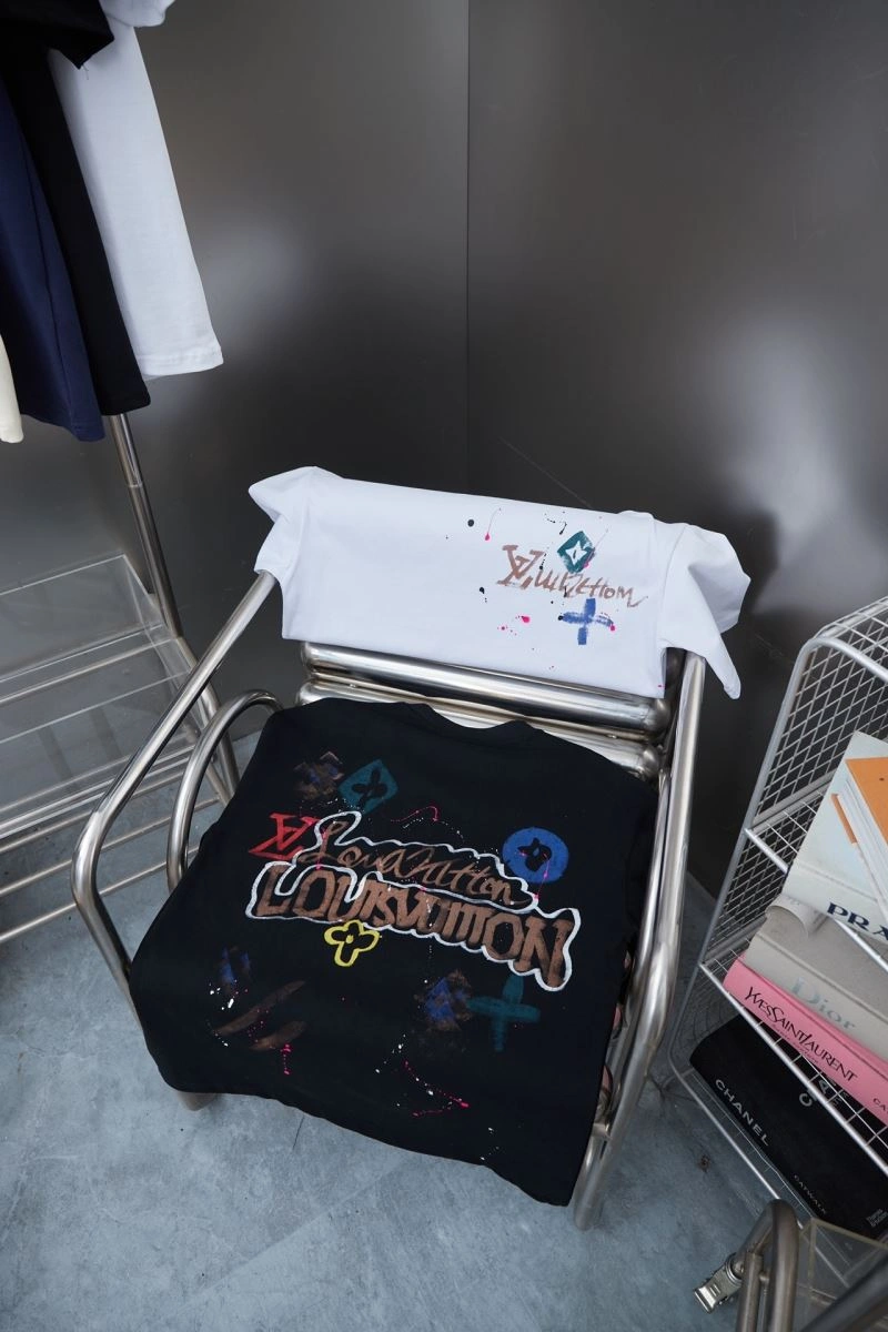 Precise copy Louis Vuitton T-Shirts