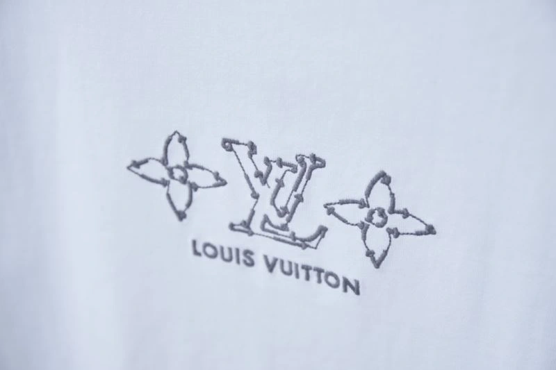 Perfect replica Louis Vuitton T-Shirts