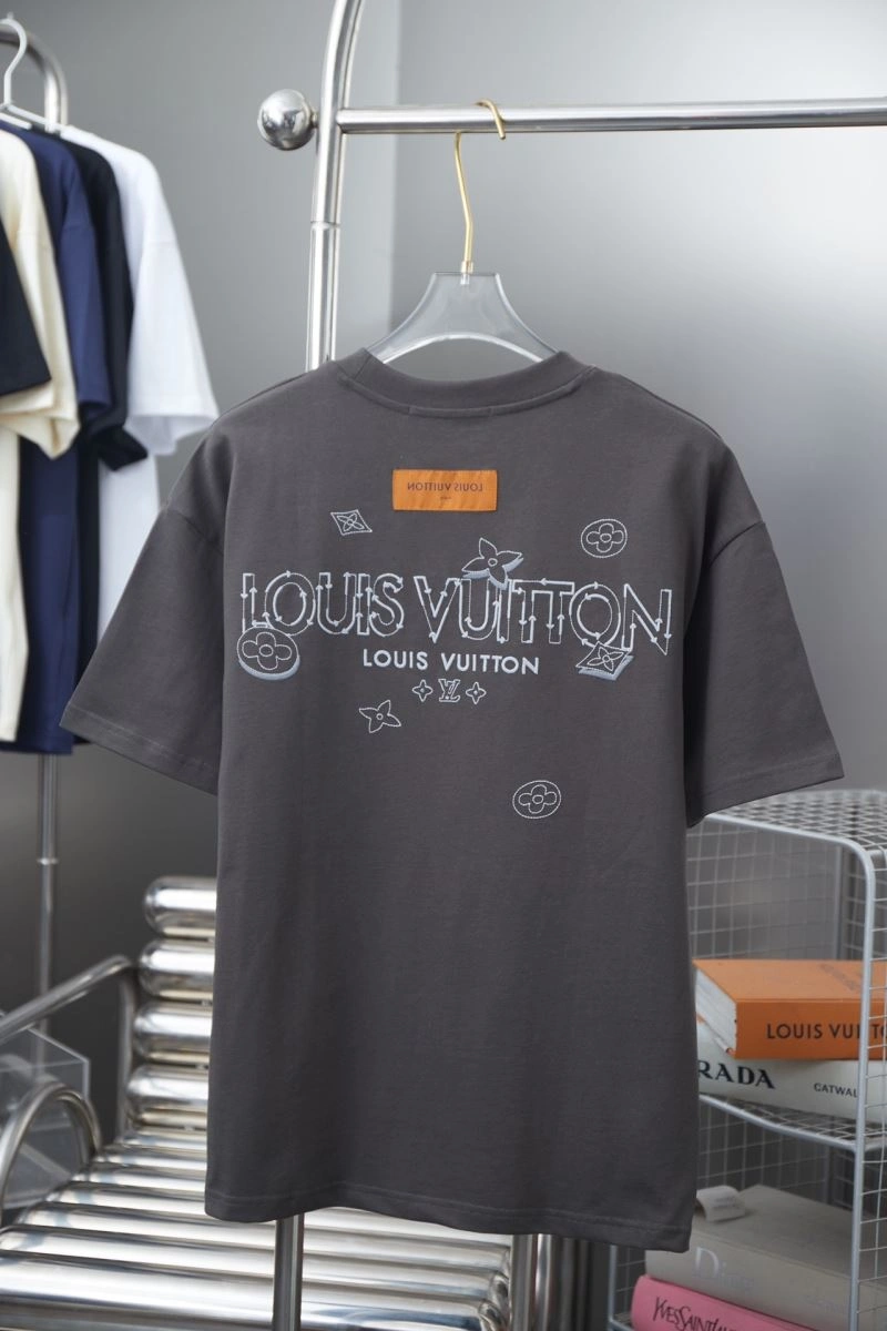 Precise copy Louis Vuitton T-Shirts