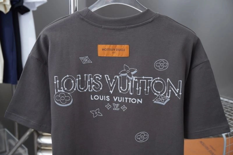 Precise copy Louis Vuitton T-Shirts