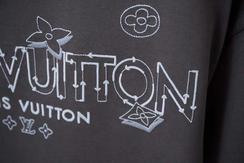 Precise copy Louis Vuitton T-Shirts