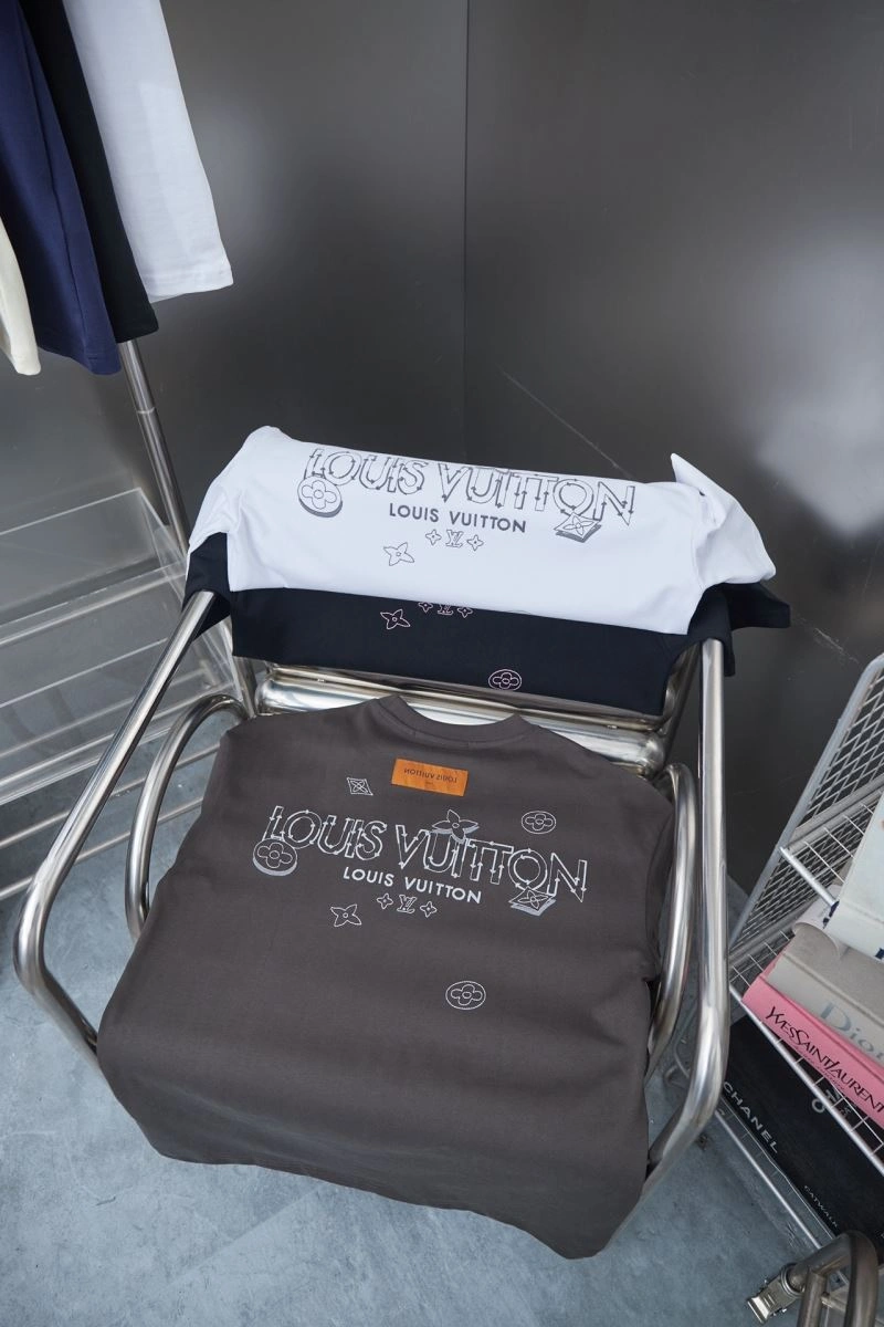 Precise copy Louis Vuitton T-Shirts
