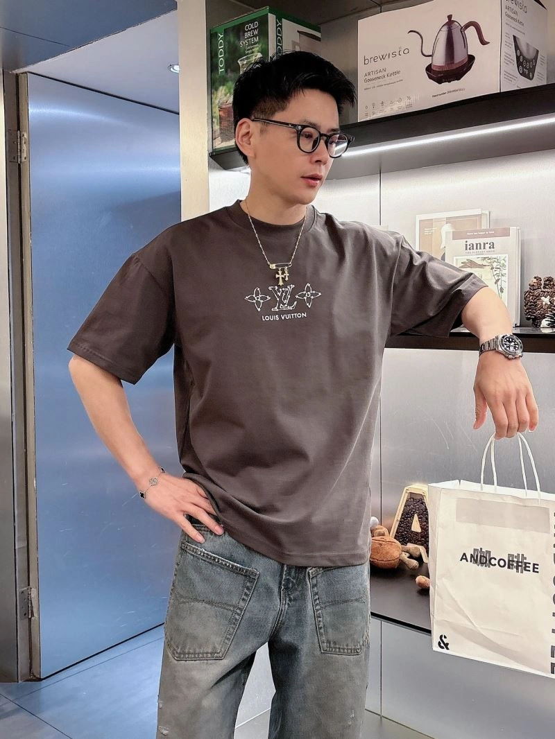 Precise copy Louis Vuitton T-Shirts
