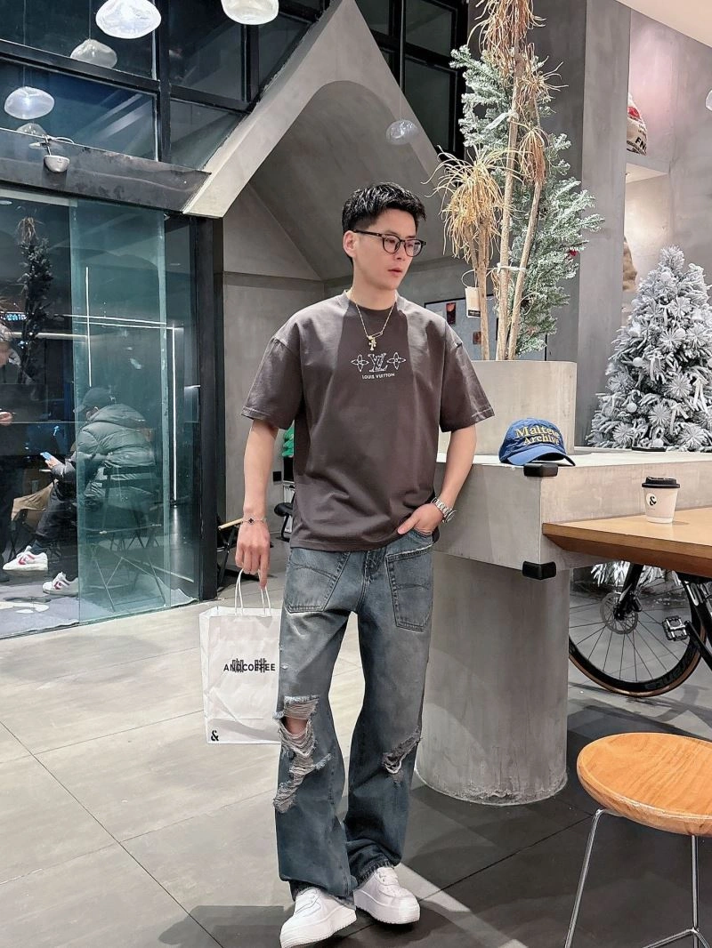 Precise copy Louis Vuitton T-Shirts