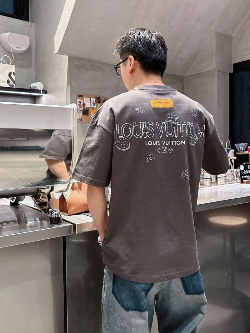 Precise copy Louis Vuitton T-Shirts
