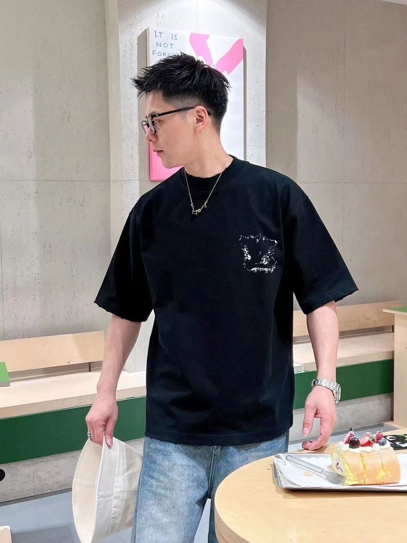 High fidelity Louis Vuitton T-Shirts
