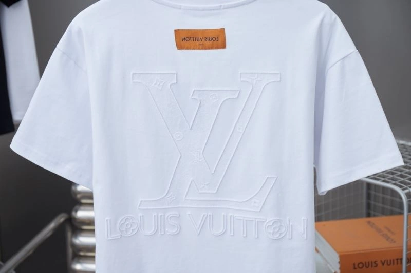 Exact replica Louis Vuitton T-Shirts
