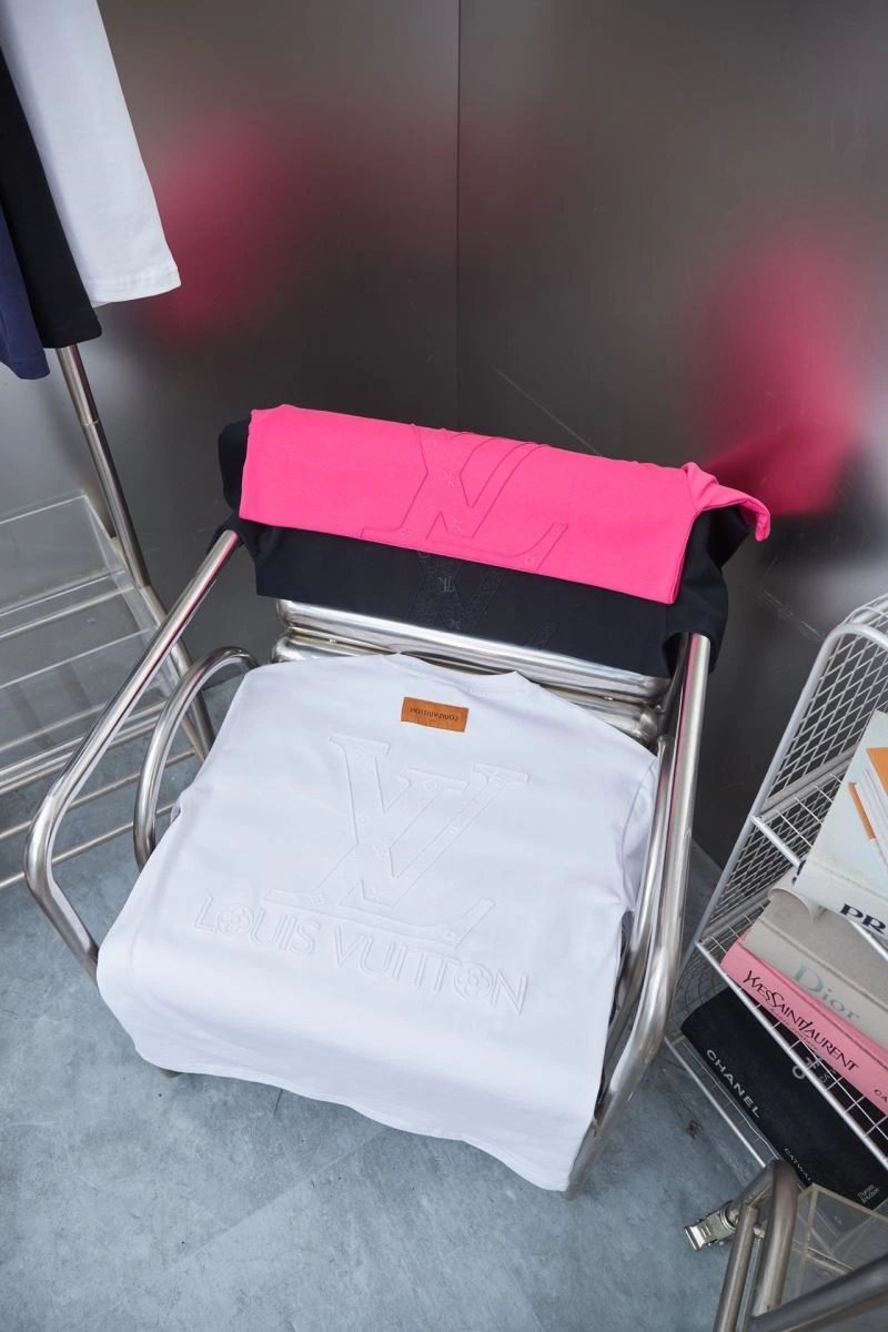 Exact replica Louis Vuitton T-Shirts