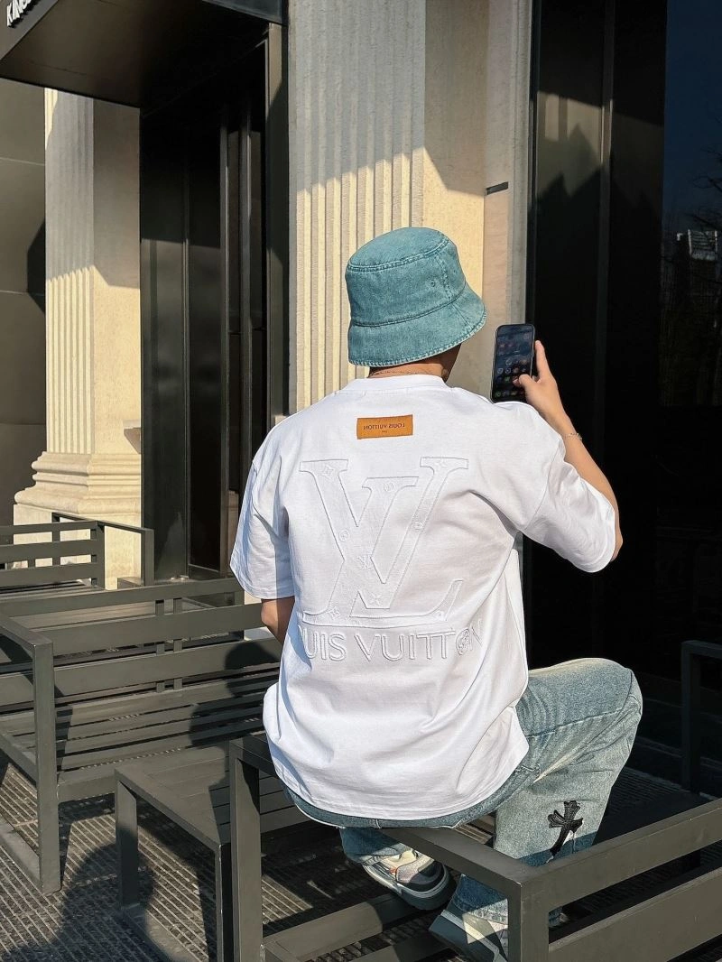 Exact replica Louis Vuitton T-Shirts