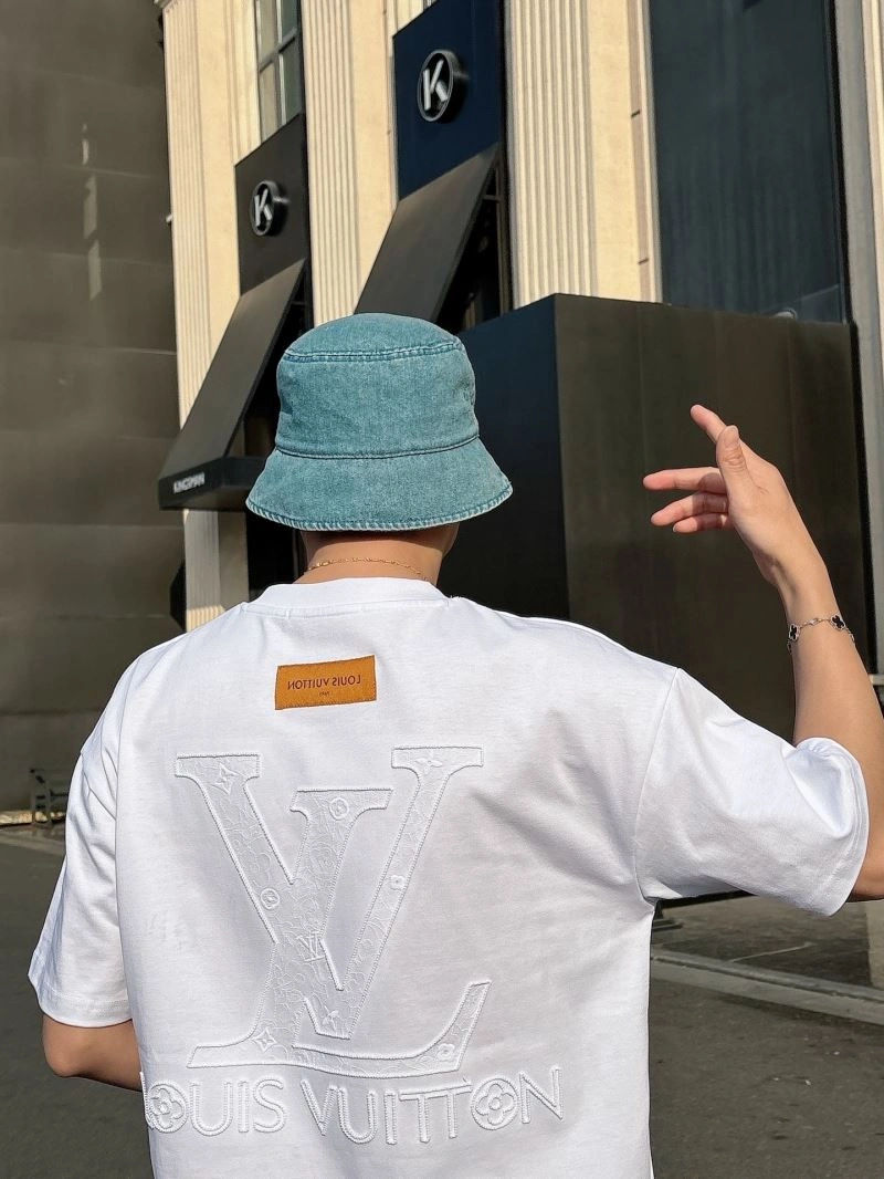 Exact replica Louis Vuitton T-Shirts