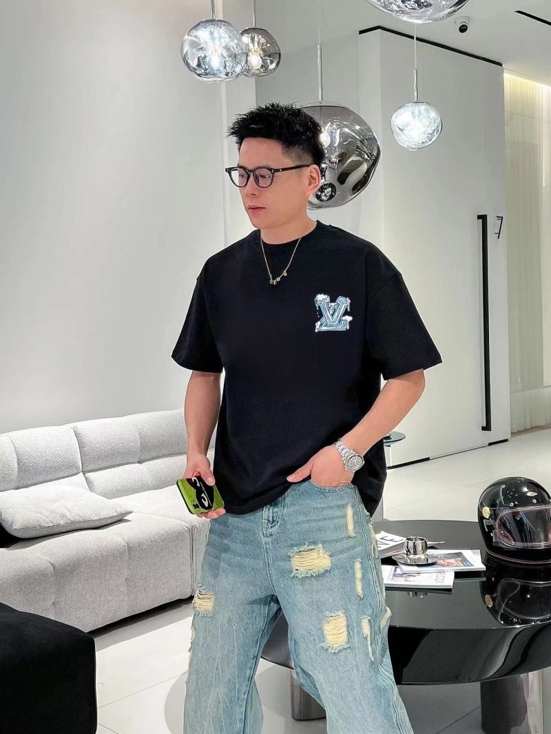 Top match Louis Vuitton T-Shirts