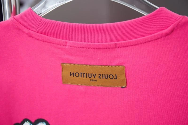 Indistinguishable Louis Vuitton T-Shirts