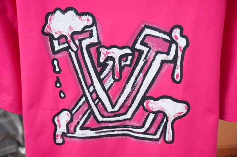 Indistinguishable Louis Vuitton T-Shirts