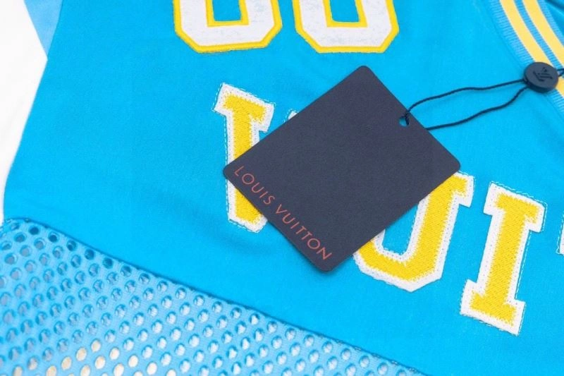 Bargain Louis Vuitton T-Shirts