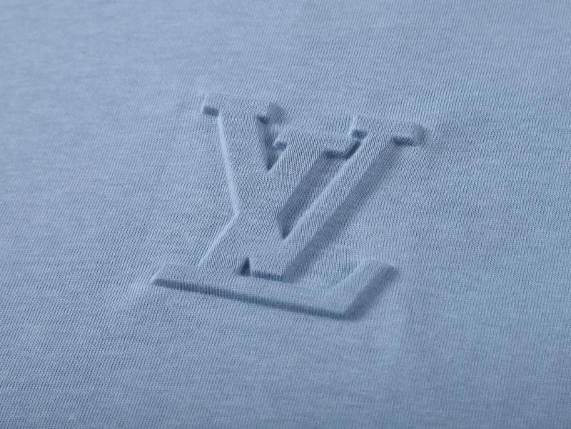Accurate model Louis Vuitton T-Shirts