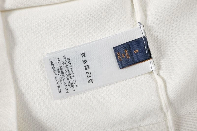 Indistinguishable Louis Vuitton T-Shirts