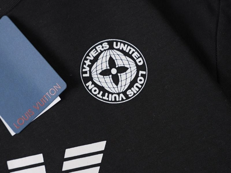 Precise copy Louis Vuitton T-Shirts