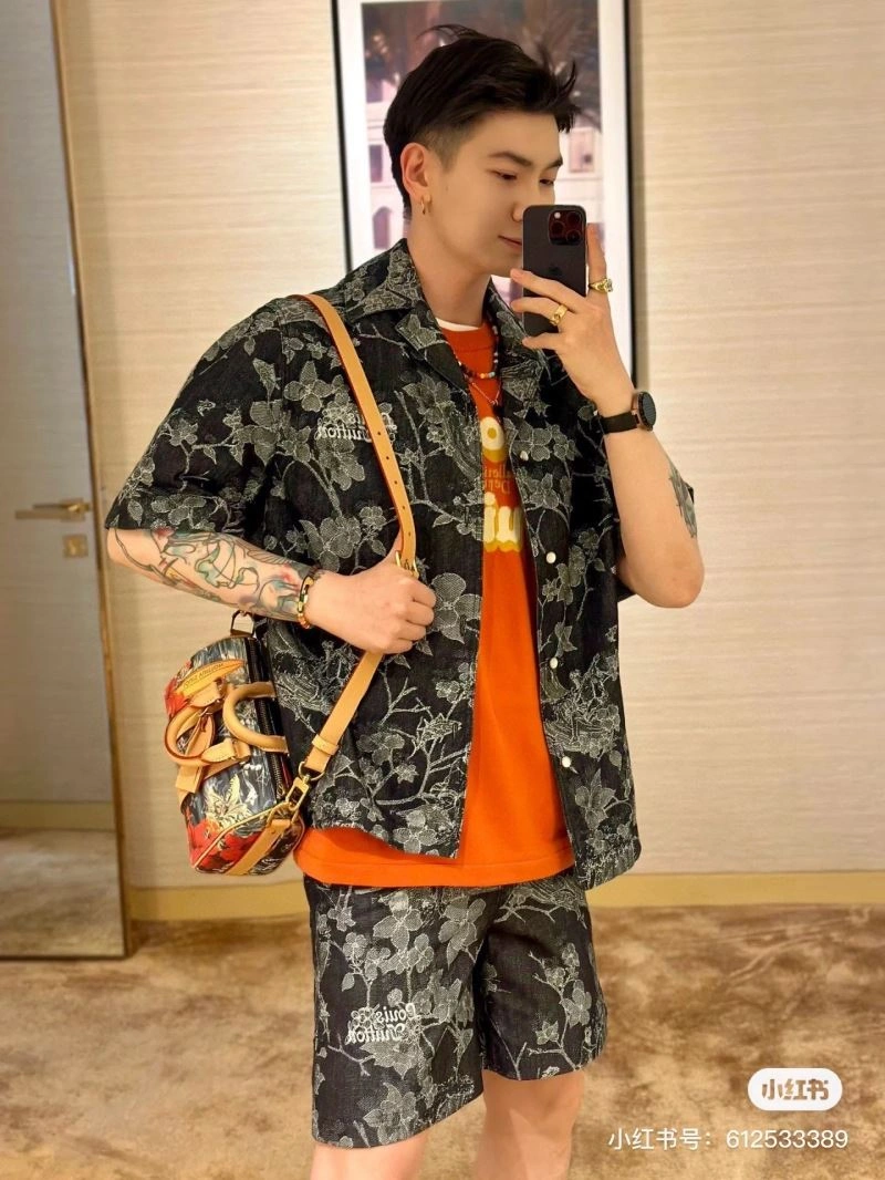 Bargain Louis Vuitton T-Shirts